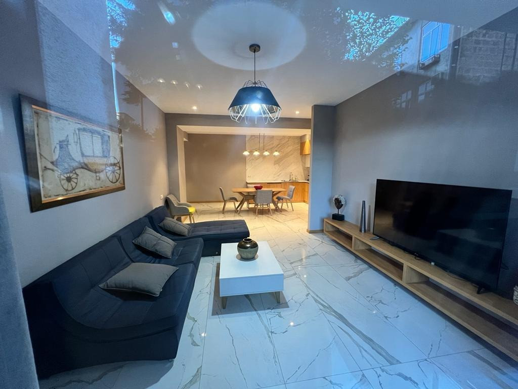 Appartement 2 pièces à Tbilissi (Vake) 80.3m² 2 étageau centre-ville ...