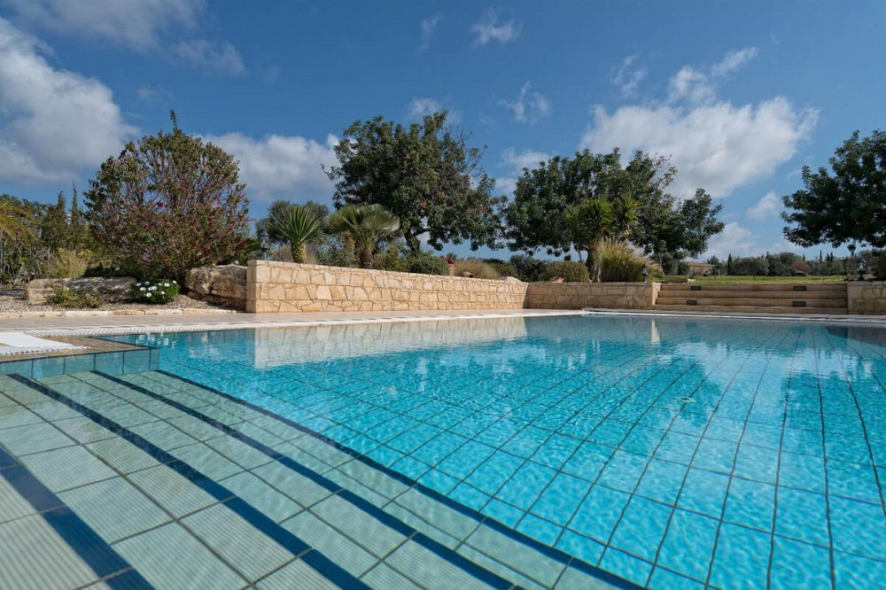 Villa junto al mar en Aphrodite Hills área 170m² 2 pisos en el resort por 1 500 000 ...